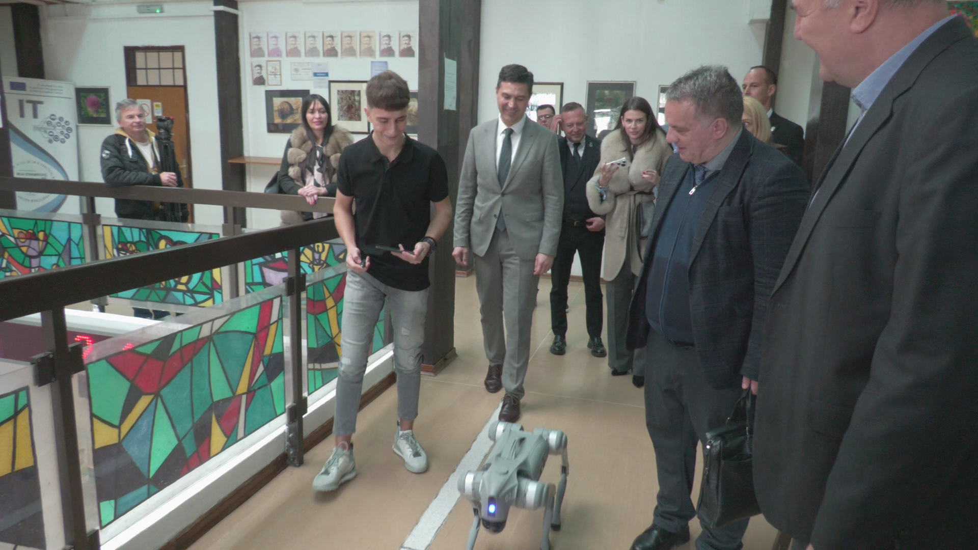 Ministar prosvete posetio ETŠ „Mija Stanimirović“ : Škola budućnosti sa ...